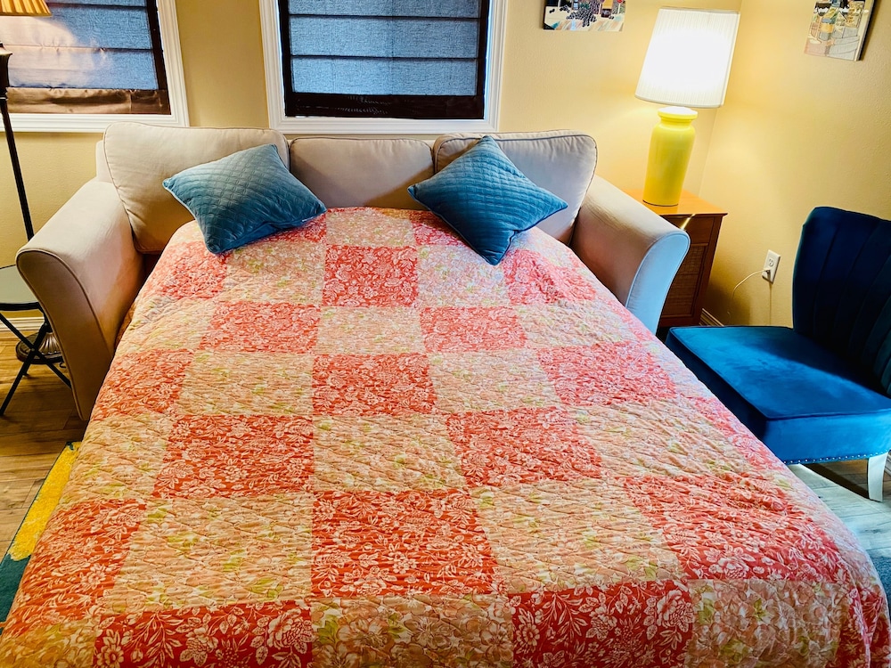 Quaint Studio Cottage Within Walking Distance To Historic Downtown Mcminnville - McMinnville, OR