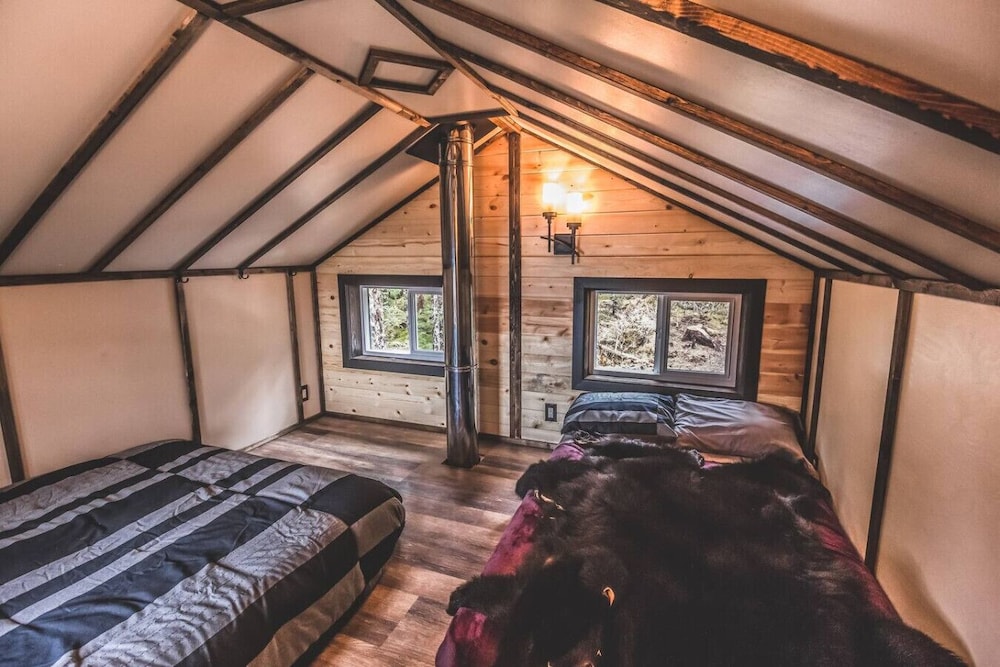 Wolf Ridge Cabin At Granite Point - Seward, AK