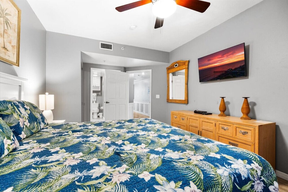 Newly Refurbished 7th Floor Oceanfront 1 Br @ Ocean Walk - 戴通納海灘