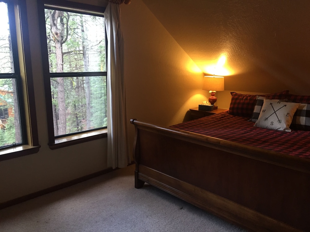 3 Br, 2 Bath, +Loft, Dogs Ok - July Dates Just Opened Up! - Truckee, CA