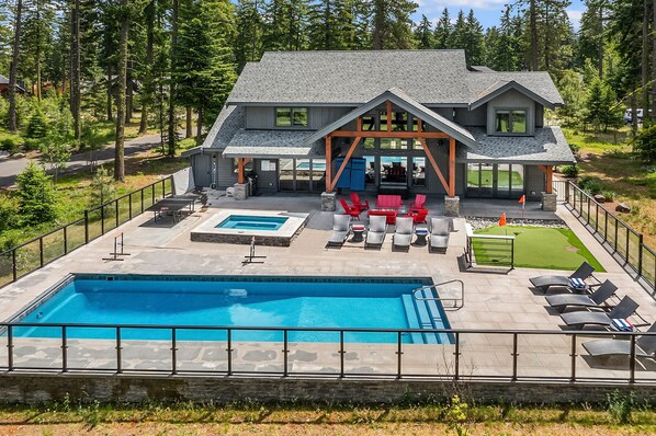Modern Suncadia Retreat w/Private Pool & Hot Tub - Kittitas County | Vrbo