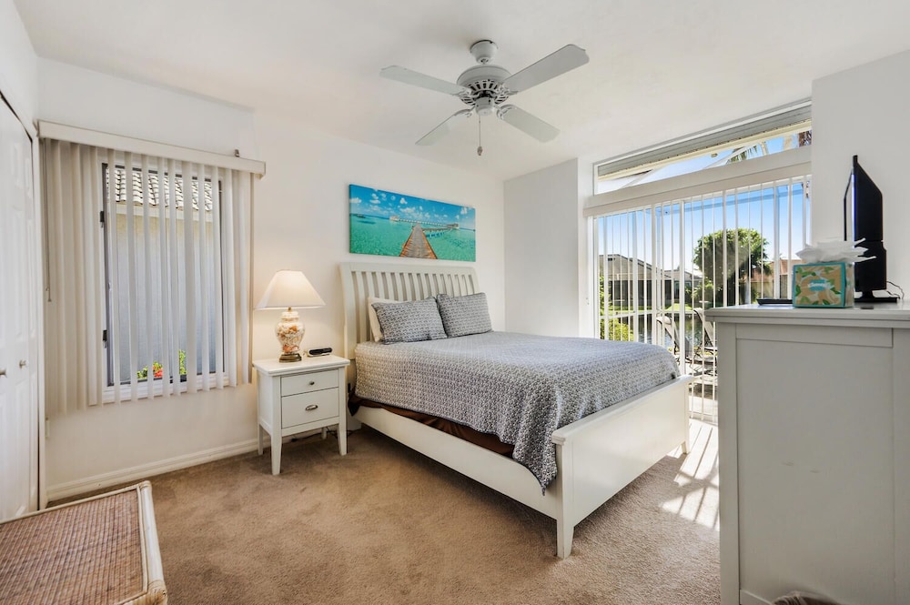 It's All About The View! Beautiful 3 Bedroom Home With Wide Water Views! - Marco Island, FL