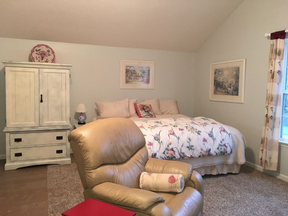 Minutes To Historic Savannah And Tybee Island.... Situated On A Private Marsh - Wilmington Island, GA