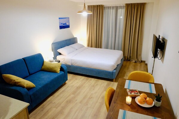 Apartamento Básico, 1 cama queen-size e sofá-cama, não fumadores, vista para a montanha | Cortinas/cortinados opacos, Wi-fi grátis, roupa de cama fornecida 