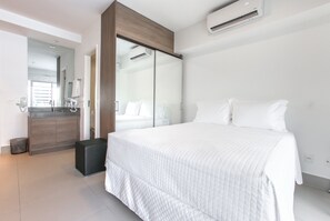 Apartamento Estúdio | Ferros/tábuas de passar roupa, Wi-Fi de cortesia, roupa de cama