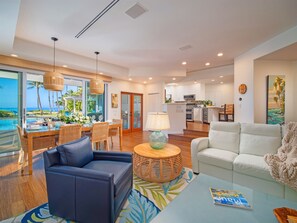 REMODELED BEACHFRONT ESTATE, MAGNIFICENT MANGO SURF - Kihei | Vrbo