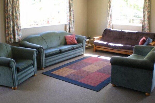 Lake Manapouri Town House - With Wifi - Fiordland