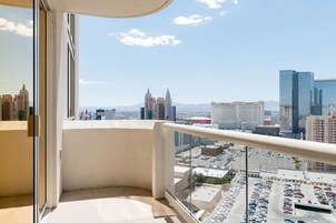 Suite Panorâmica, 1 cama king-size e sofá-cama, não fumadores, Vista para a cidade | Varanda