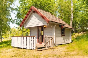 Cabine, casa de banho partilhada (Härbre) | Secretária adequada para computadores portáteis 