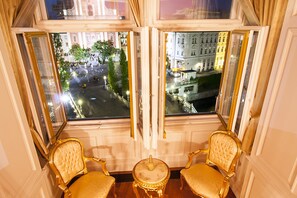 Apartamento de Luxo, várias camas, não fumadores, Vista para a cidade | Terraço/pátio interior