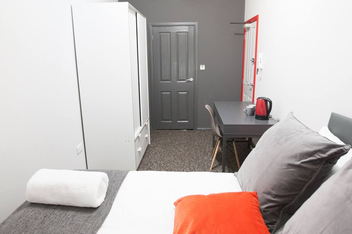 Apartamento | Ferros/tábuas de passar roupa, Wi-Fi de cortesia, roupa de cama