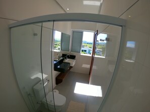 Casa, 5 quartos | Casa de banho | Um polibã, toalhas fornecidas 
