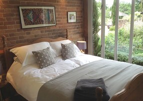 Casa de campo | Roupas de cama premium, edredons de pluma, camas com colchões pillow-top