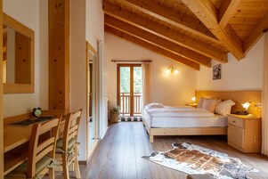 Cofre no quarto, cortinas/cortinados opacos, quartos insonorizados 