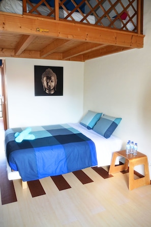 Quarto Familiar | Cortinas/cortinados opacos, berços/camas para crianças grátis 