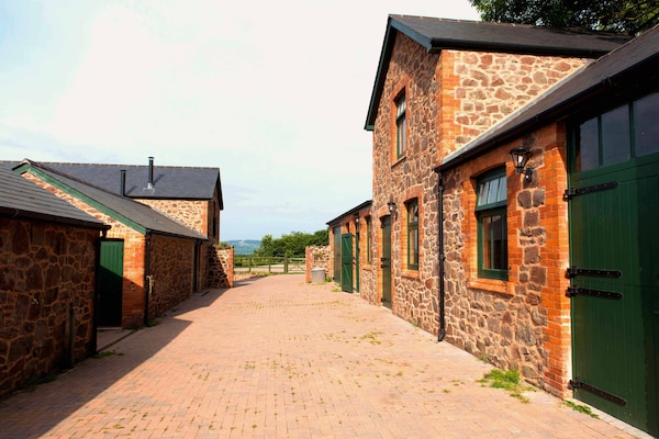 Triscombe Barns: Airy Modern Victorian Barns With Stunning Views - Bridgwater