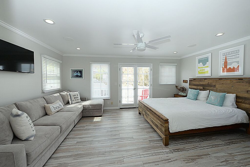 232w: Catalinahaus: Contemporary Avalon House+a/c+back Yard - 232 Whittley - Santa Catalina Island, CA