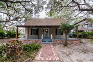Captain's Boathouse- Kayaks, Private Dock, Views! Reviews, Deals ...