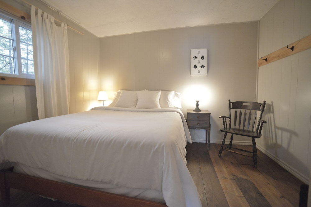 Privé Et Confortable Chalet Bord De L'eau Avec Wifi Gratuit. Chien Chat Permis - Mont-Tremblant