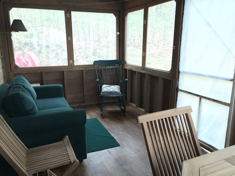 Family Friendly Updated Waterfront Cottage - Maine
