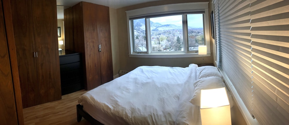 Luxury Home In Prime Downtown Location: Views Of The Rocky Mountains - Boulder, CO