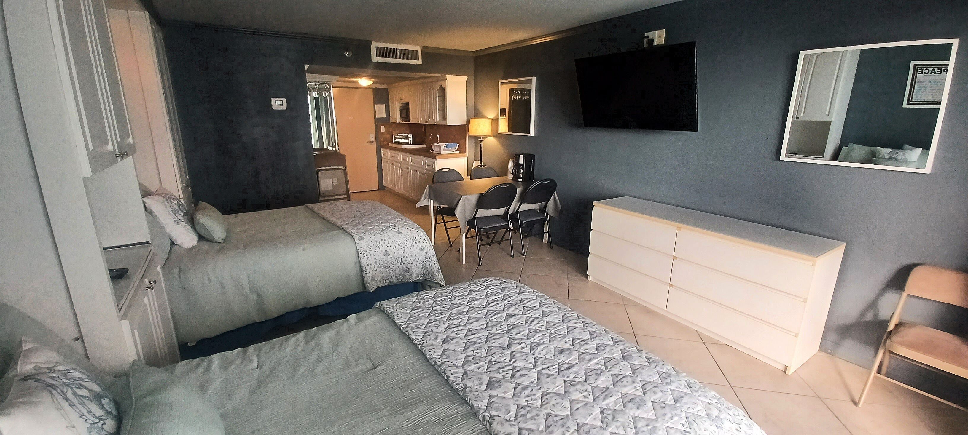Direct Access To The Beach, Oceanfront, Beachfront. High Speed Wifi Internet. - Aventura, FL