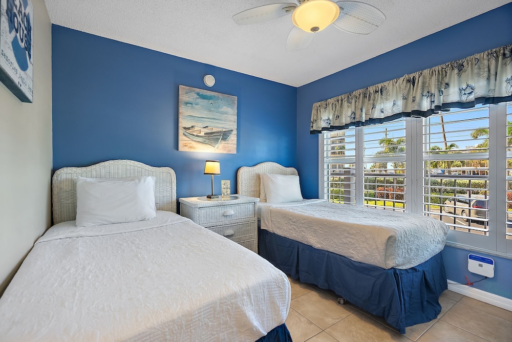 Modern Beach Retreat | Luxe & Amenities - St. Pete Beach, FL