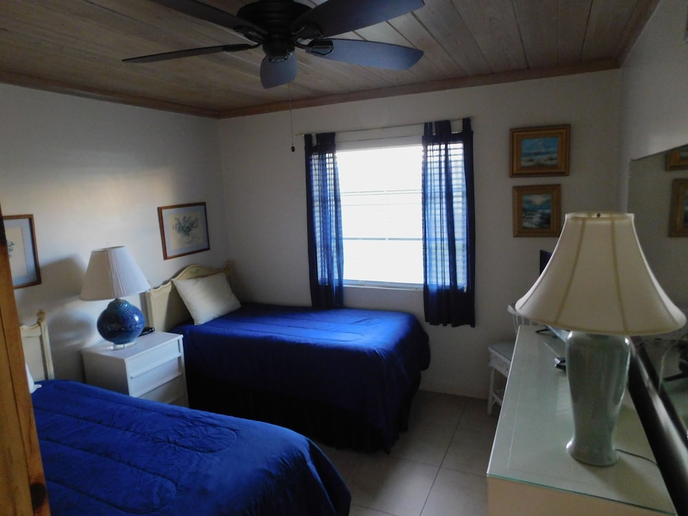 Gorgeous 2 Bedroom/2 Bath Unit In The Heart Of Delray (#3) - Golf, FL