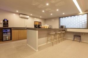 Café da manhã continental grátis todos os dias