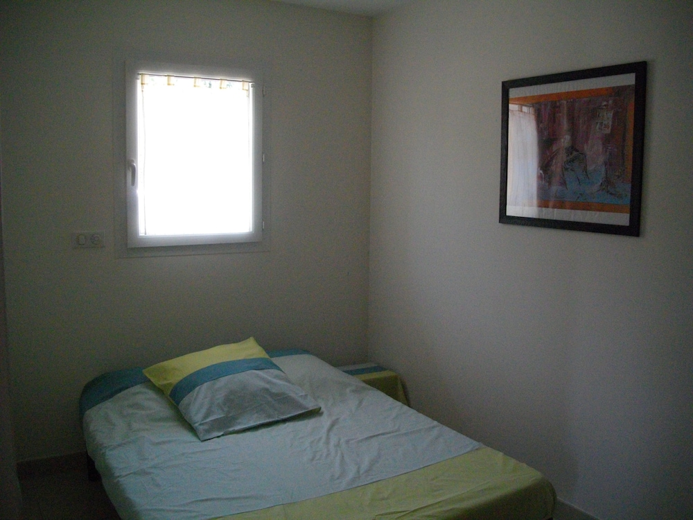 Quiet House With Garden And Private Parking In Great Property - Lunel