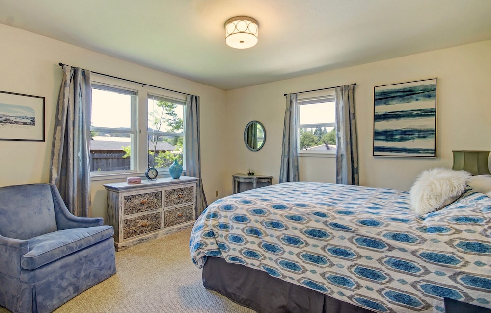 Wine Country Farmhouse With Pool & Spa In Heart Of Sonoma Wine Country - Santa Rosa, CA