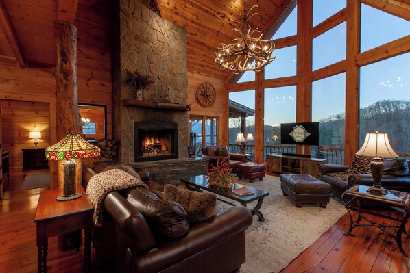 Fallen Timber Lodge~5 Suites~Family Reunion/Business Retreat~650 ft ...