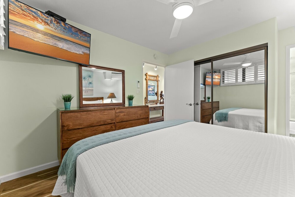 605 - Top Floor, Luxury Oceanfront, Newly-renovated With A/c! 1/1.5 - Maui, HI