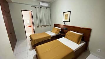Quarto Superior, 2 camas individuais, não fumadores | Roupa hipoalergénica, minibar, secretária, Wi-fi grátis