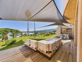 Duplex, 3 quartos, de frente para o mar | Terraço/pátio