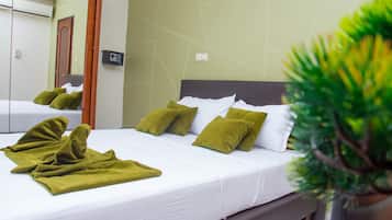 Quarto Duplo Superior | Cofre no quarto, cortinas/cortinados opacos, Wi-fi grátis