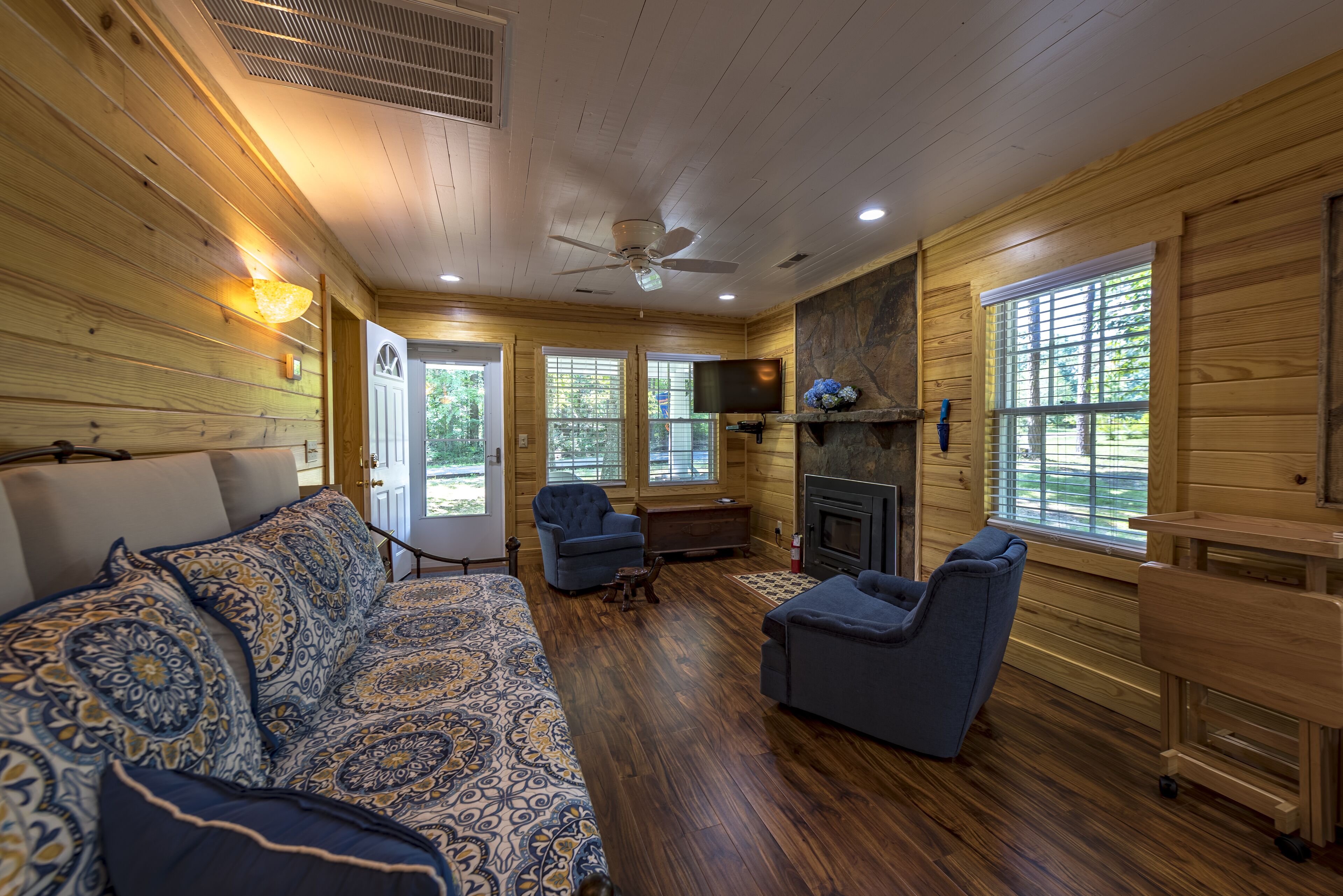 Welcome To Sunshine Cottage - Mentone, AL