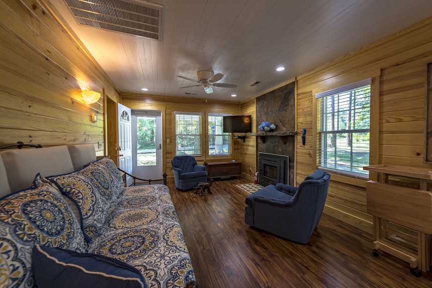 Welcome To Sunshine Cottage - Mentone, AL