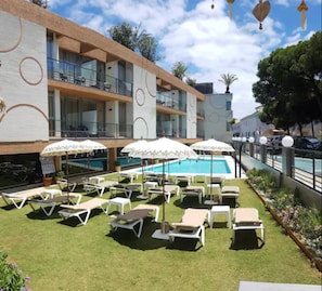 Piscina externa sazonal