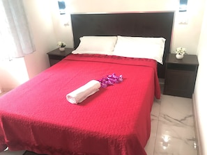 Quarto Duplo Standard | Secretária, camas desdobráveis, Wi-fi grátis, roupa de cama fornecida 