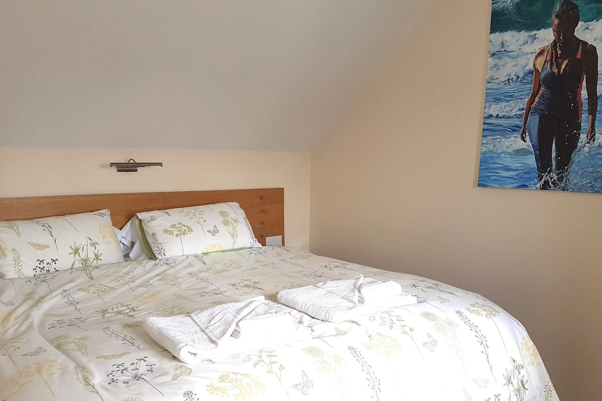 Apartamento luxo, 1 quarto | Ferros/tábuas de passar roupa, Wi-Fi de cortesia, roupa de cama