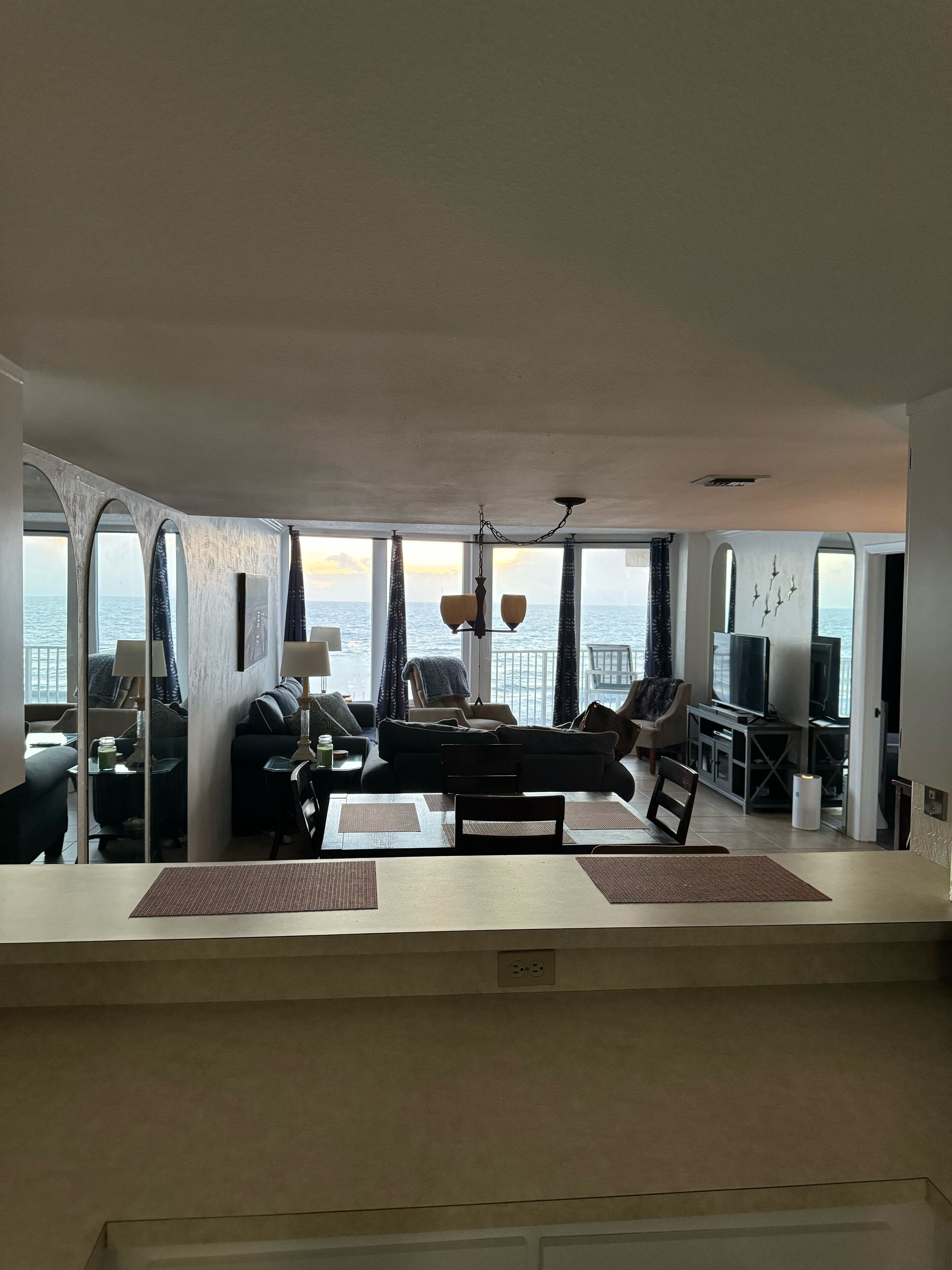 ️Renovated 125 Special A Night Sept  & Oct! No Drive Beach,ocean View#605,2br2ba - Ponce Inlet, FL