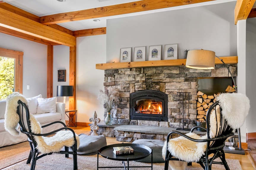 Spacious/secluded Home W/pool, Chefs Kitchen, Neighboring Farm Pastoral Views - New Paltz, NY