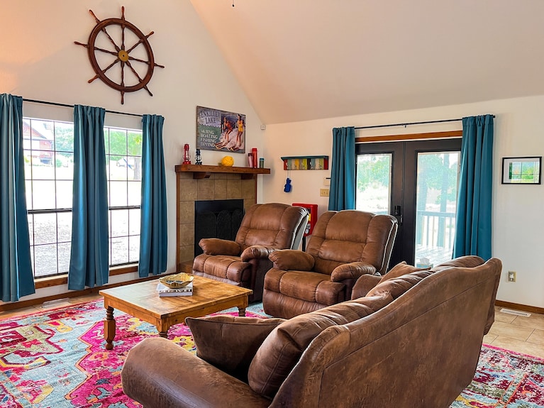 Maggie May Nostalgic Cabin @ Tenkiller - 2 Minutes To Boat Ramp & State Park! - Greenleaf Lake, OK