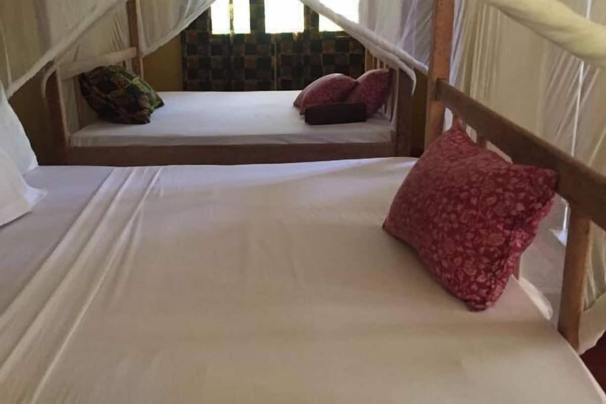 Quarto triplo | Wi-Fi de cortesia, roupa de cama