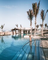 5 piscinas exteriores, da(s) 8:00 à(s) 19:00, guarda-sóis 