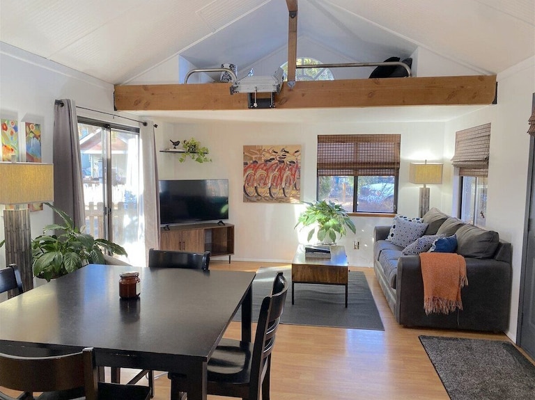 Bluebird Day - River Gem Bungalow - Oregon