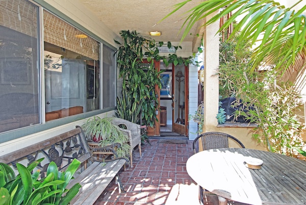 Jungeland Beach Homepage - Costa Mesa, CA