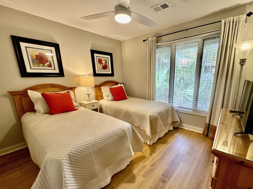 Favorite Family Getaway - Short Walk To Beach, Community Pool, Dock & More! - Kiawah Island, SC