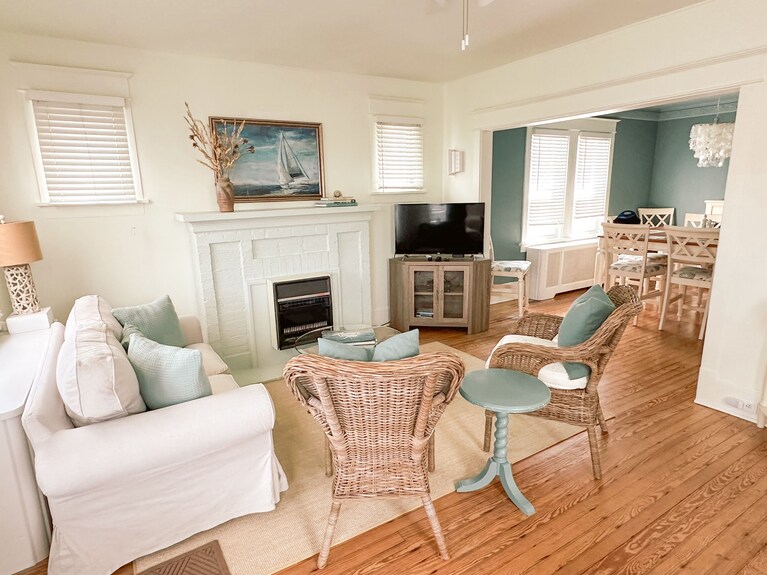 Lovely 4bed, 2ba, 3 Blocks To The Beach! - Atlantic City, NJ